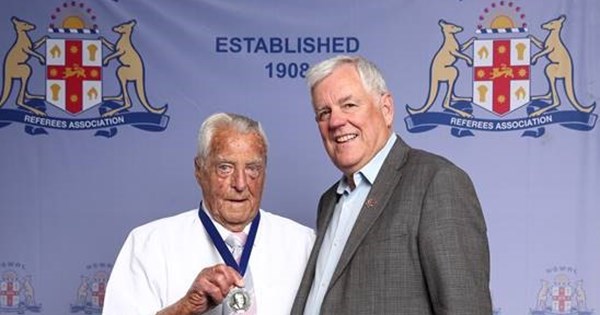 Legendary rugby league referee Brian Barry collects prestigious award ...
